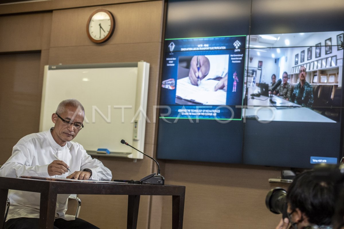 PENANDATANGAN KERJASAMA BIDANG TEKNOLOGI ELEKTRIFIKASI TRANSPORTASI | ANTARA Foto