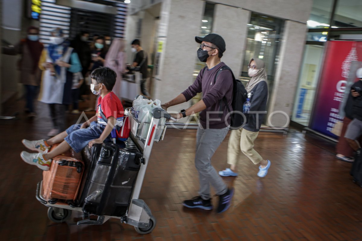 PUNCAK ARUS BALIK DI BANDARA SOEKARNO HATTA | ANTARA Foto