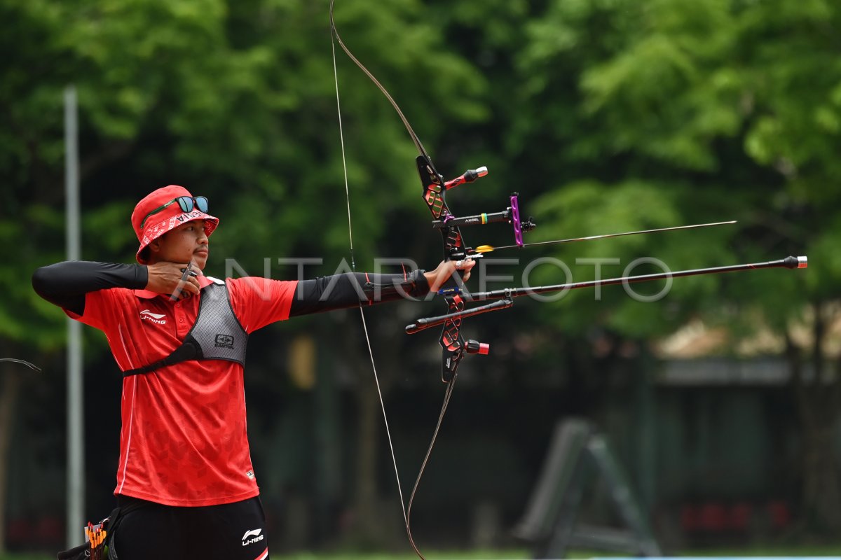 INDONESIA REBUT EMAS PANAHAN RECURVE BEREGU PUTRA | ANTARA Foto INDONESIA REBUT EMAS PANAHAN RECURVE BEREGU PUTRA | ANTARA Foto