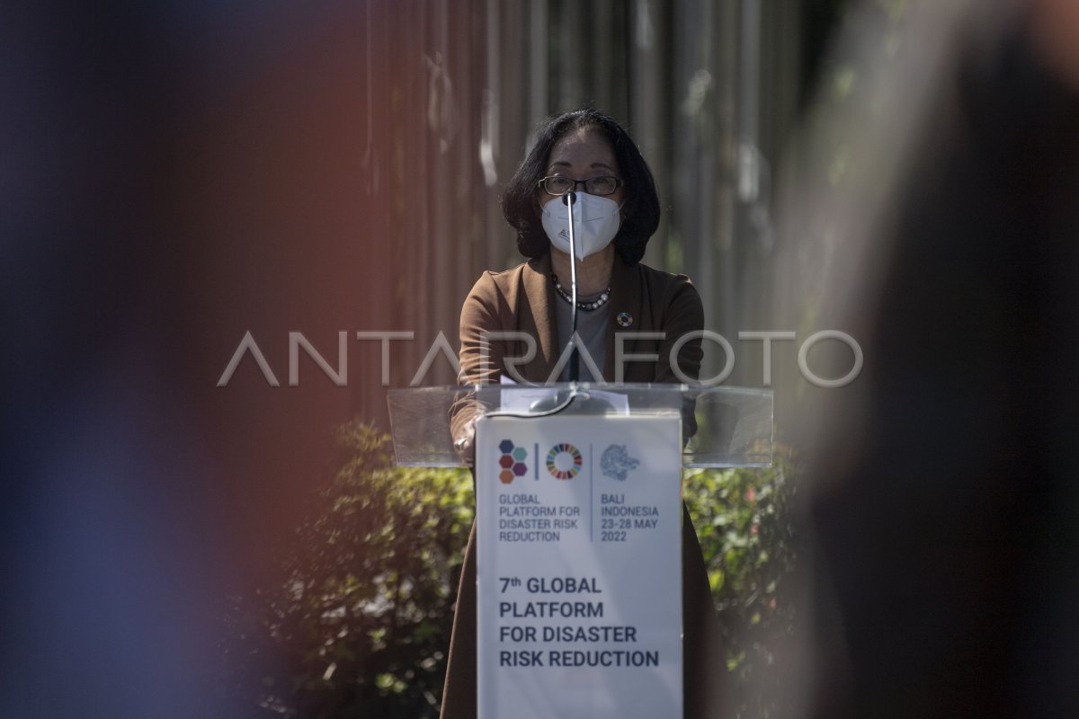 UPACARA PENGIBARAN BENDERA GPDRR 2022 | ANTARA Foto