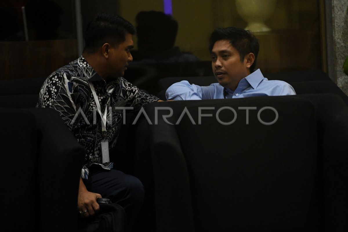 PEMERIKSAAN KETUA DPD PDIP KALSEL | ANTARA Foto PEMERIKSAAN KETUA DPD PDIP KALSEL | ANTARA Foto