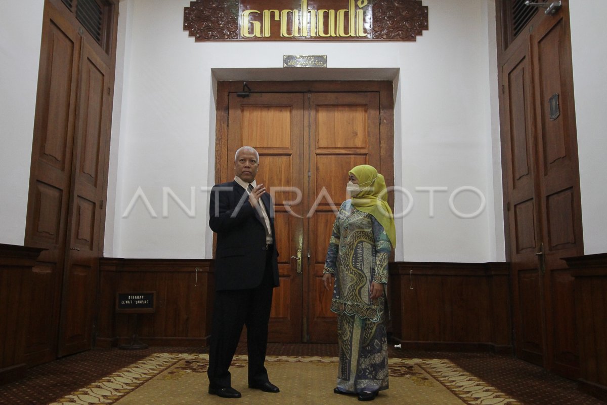 GUBERNUR JAWA TIMUR BERTEMU DUBES INDONESIA UNTUK RUMANIA | ANTARA Foto GUBERNUR JAWA TIMUR BERTEMU DUBES INDONESIA UNTUK RUMANIA | ANTARA Foto