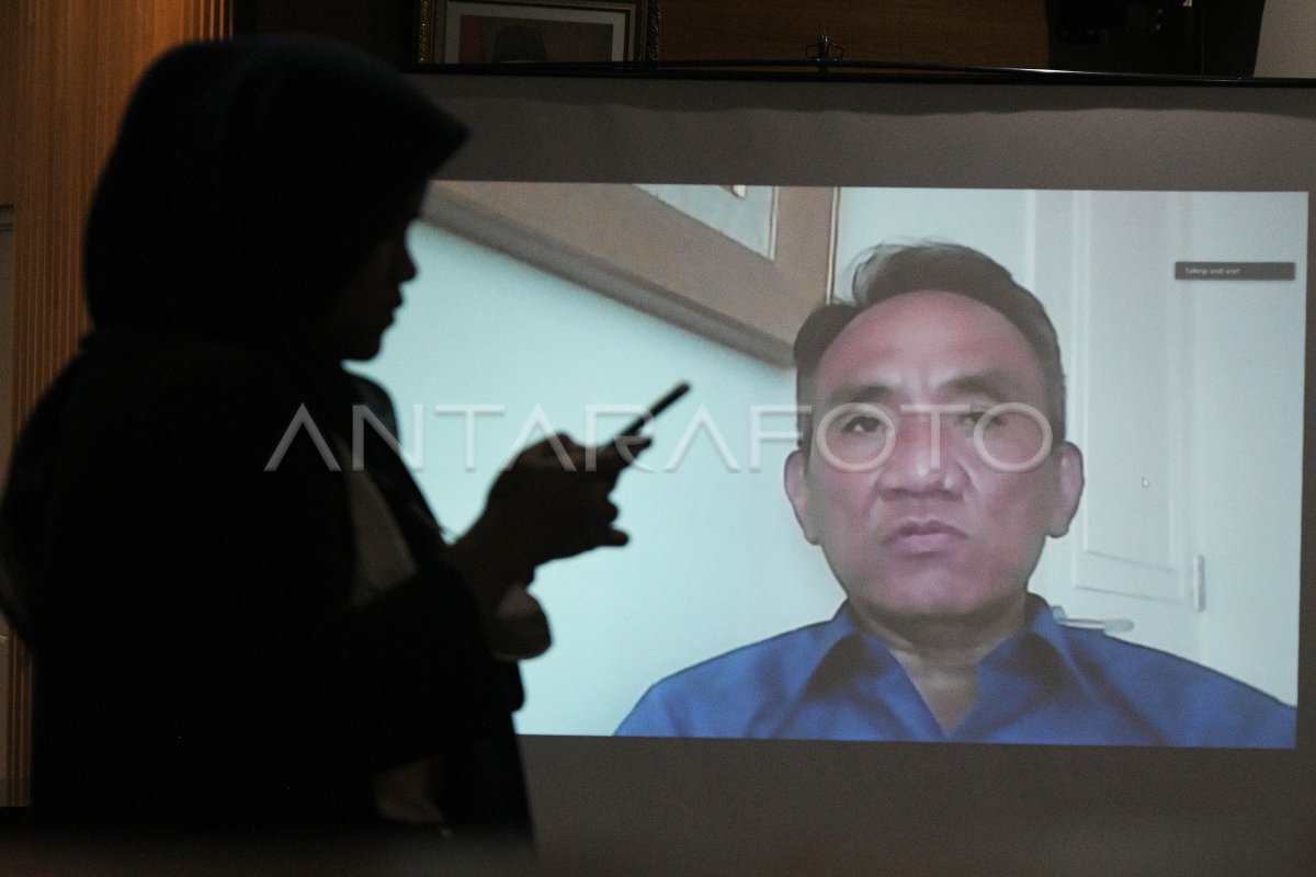 SIDANG DARING ABDUL GAFUR MAS'UD | ANTARA Foto SIDANG DARING ABDUL GAFUR MAS'UD | ANTARA Foto