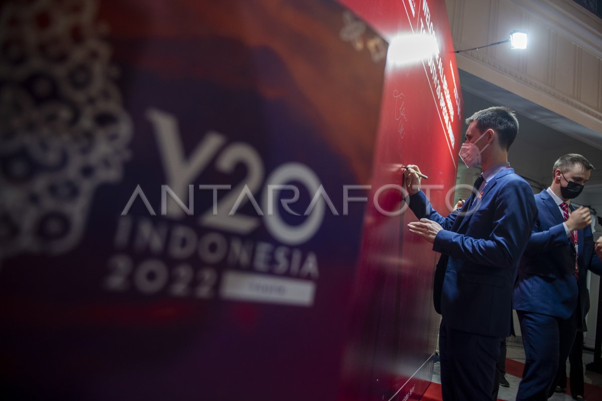 JAMUAN MALAM KTT Y20 2022 DI BANDUNG | ANTARA Foto