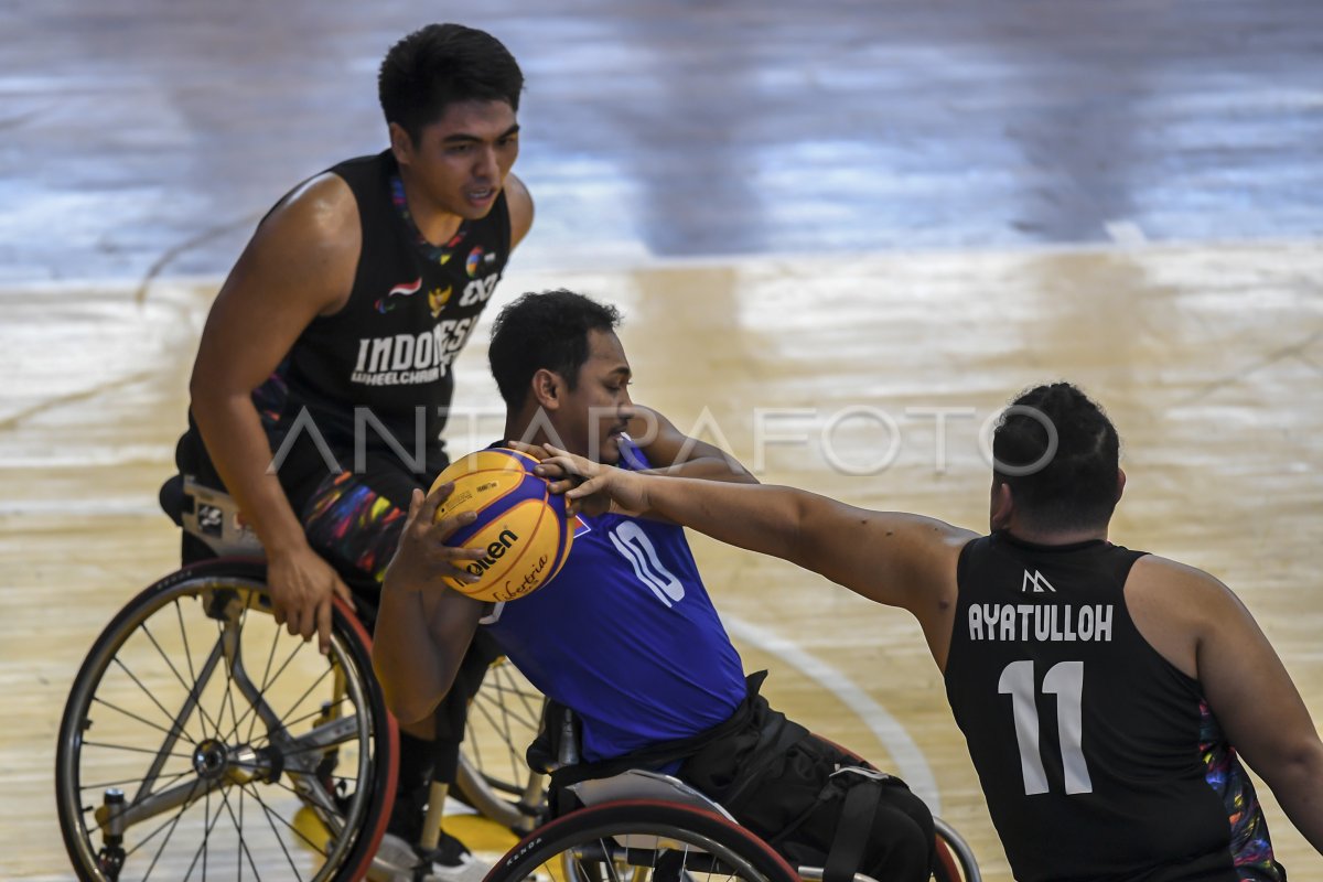 TIM BASKET KURSI RODA 3X3 INDONESIA RAIH PERUNGGU APG 2022 | ANTARA Foto