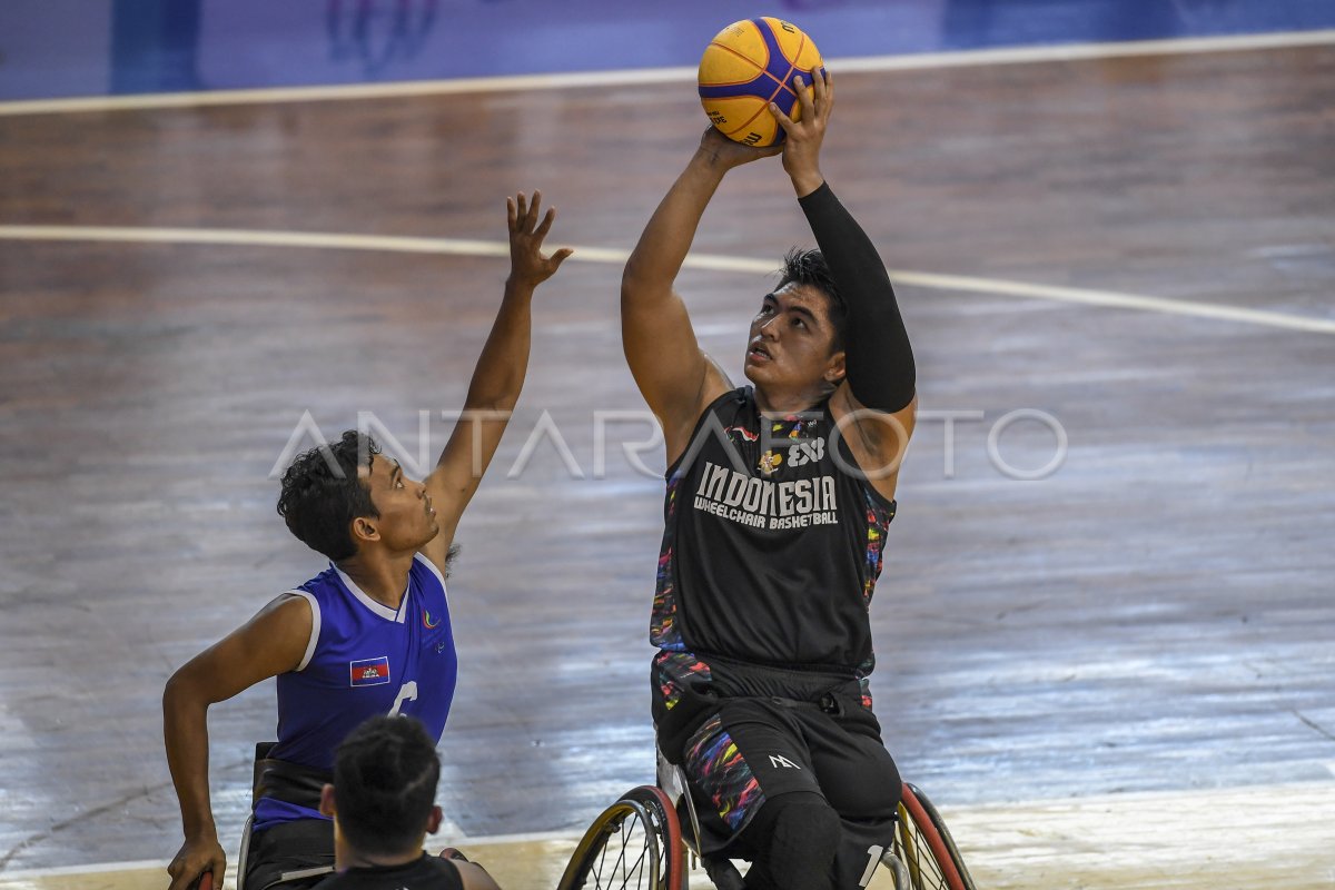 TIM BASKET KURSI RODA 3X3 INDONESIA RAIH PERUNGGU APG 2022 | ANTARA Foto