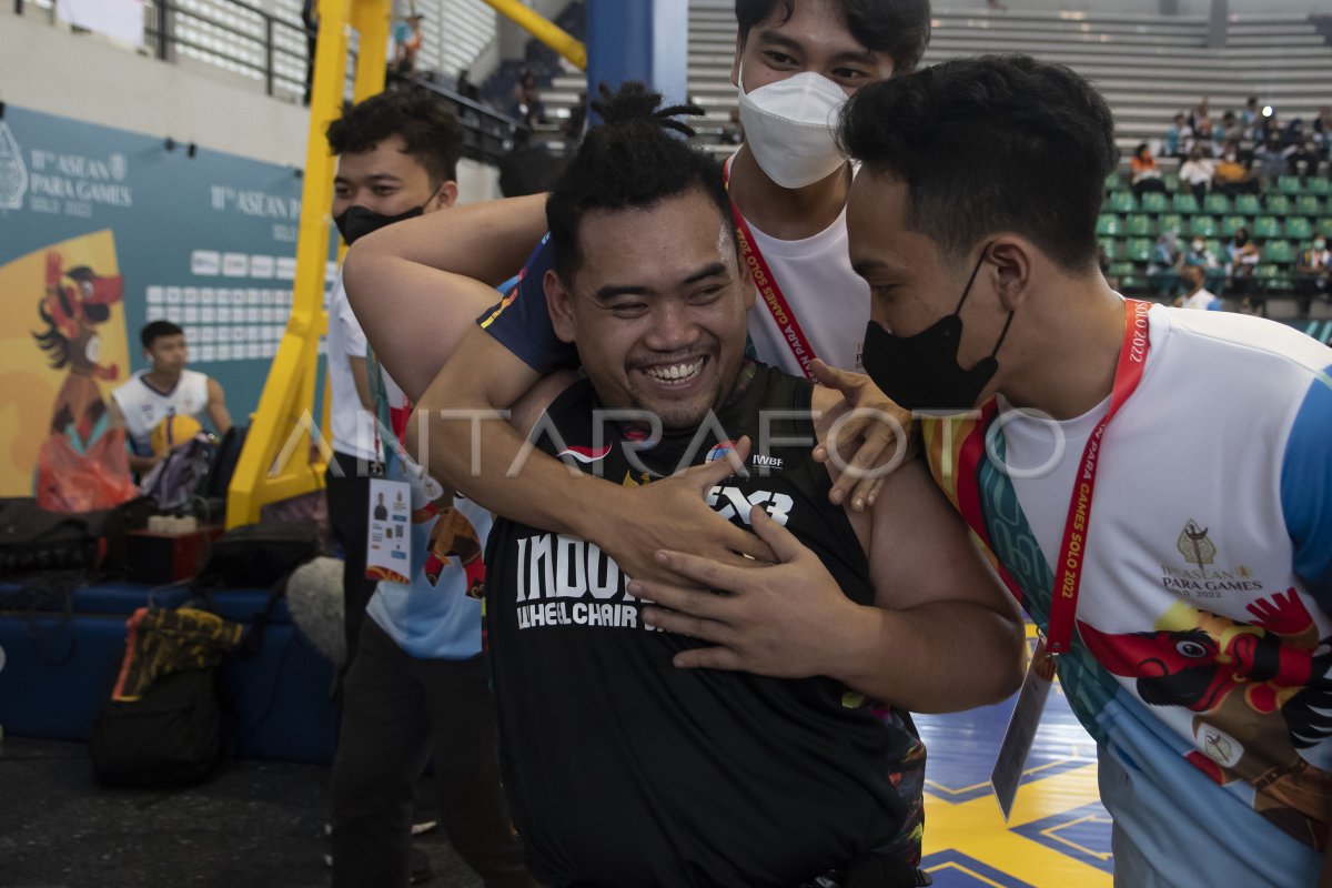 TIM BASKET KURSI RODA 3X3 INDONESIA RAIH PERUNGGU APG 2022 | ANTARA Foto