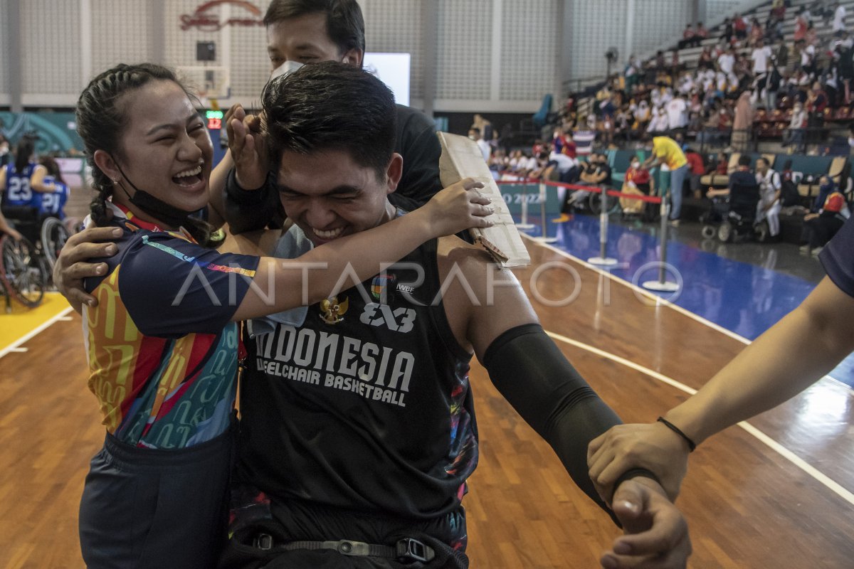 TIM BASKET KURSI RODA 3X3 INDONESIA RAIH PERUNGGU APG 2022 | ANTARA Foto