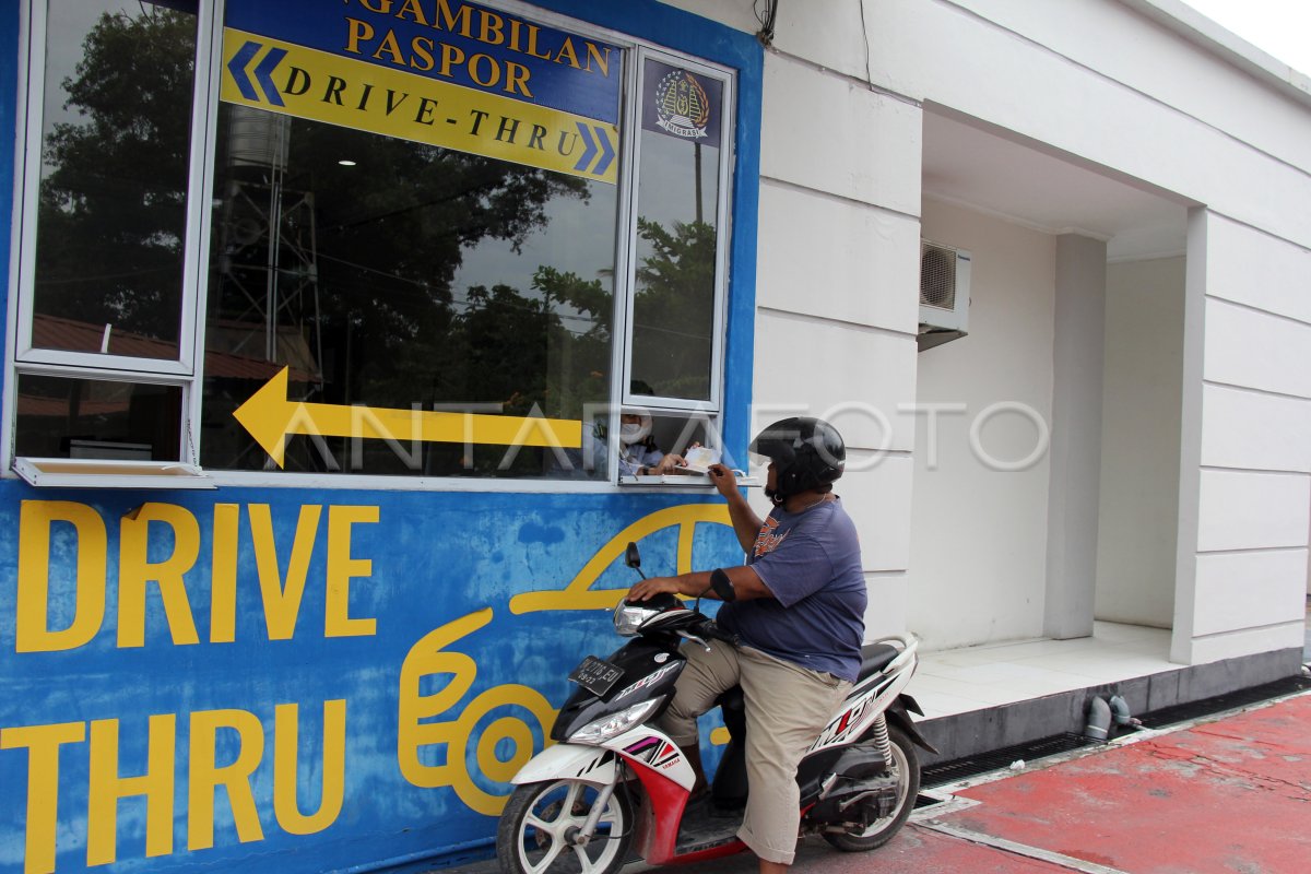 PELAYANAN PASPOR DI KANTOR IMIGRASI DUMAI | ANTARA Foto PELAYANAN PASPOR DI KANTOR IMIGRASI DUMAI | ANTARA Foto