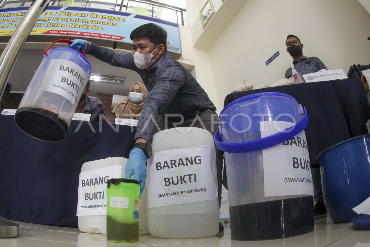 PEMUSNAHAN BARANG BUKTI SABU INDUSTRI RUMAHAN | ANTARA Foto