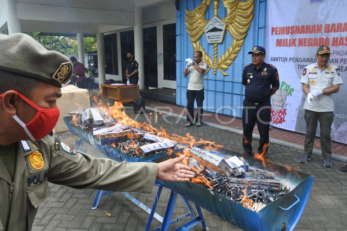 PEMUSNAHAN ROKOL ILEGAL DI BEA CUKAI | ANTARA Foto