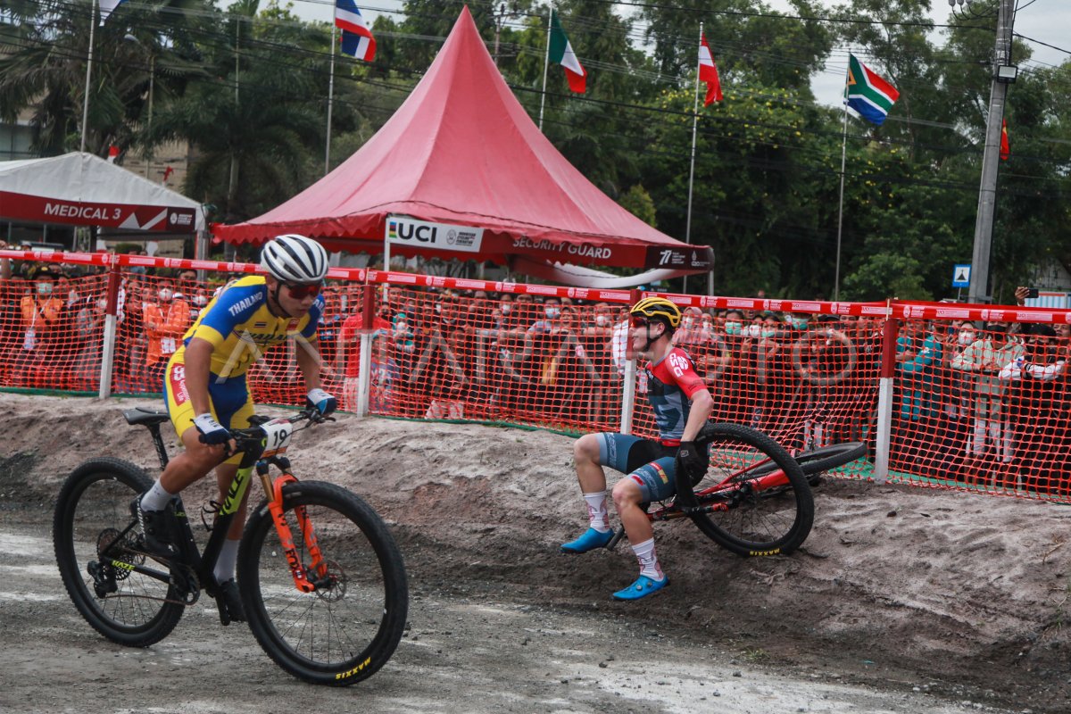 BALAP SEPEDA UCI MTB KATEGORI MEN ELITE | ANTARA Foto