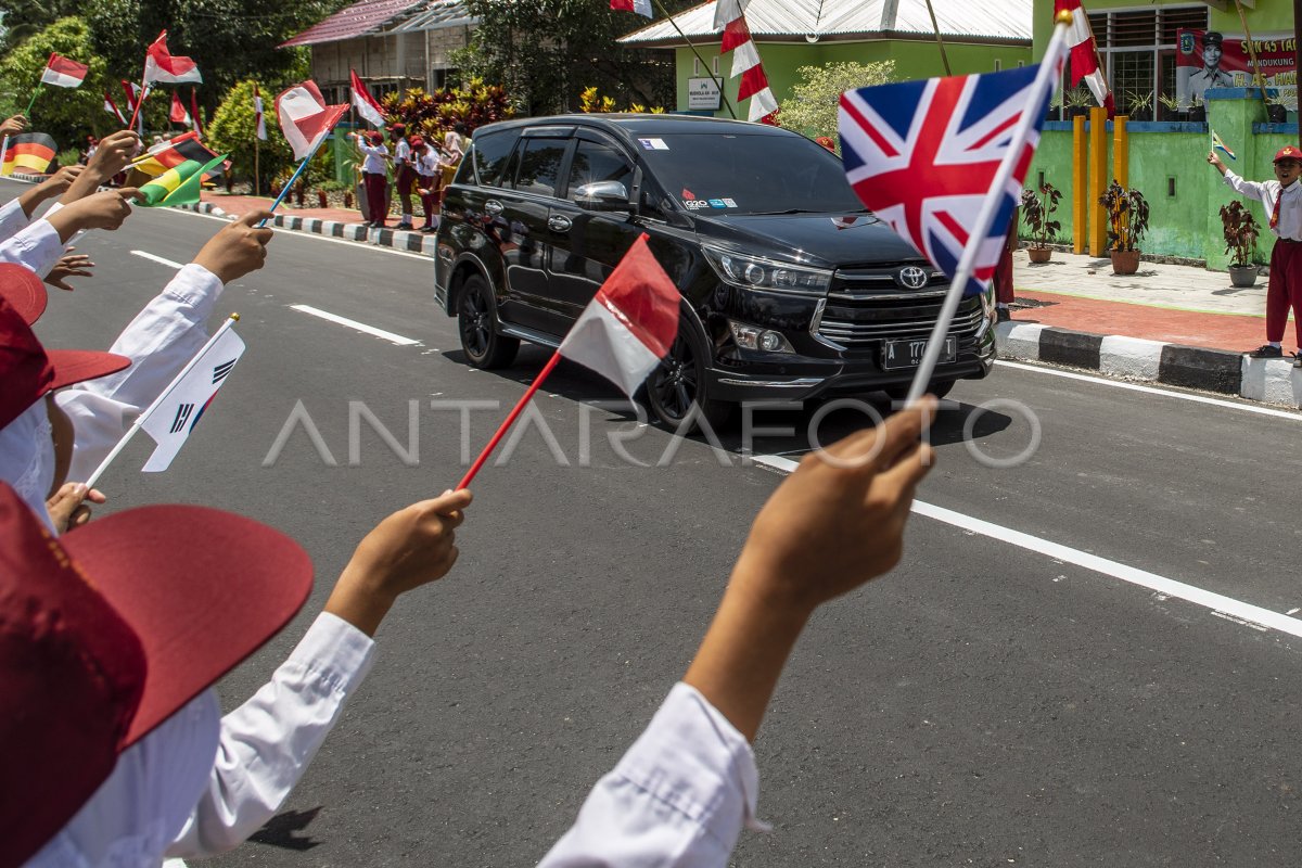 SISWA SAMBUT DELEGASI PERTEMUAN TINGKAT MENTERI DWG G20 | ANTARA Foto SISWA SAMBUT DELEGASI PERTEMUAN TINGKAT MENTERI DWG G20 | ANTARA Foto