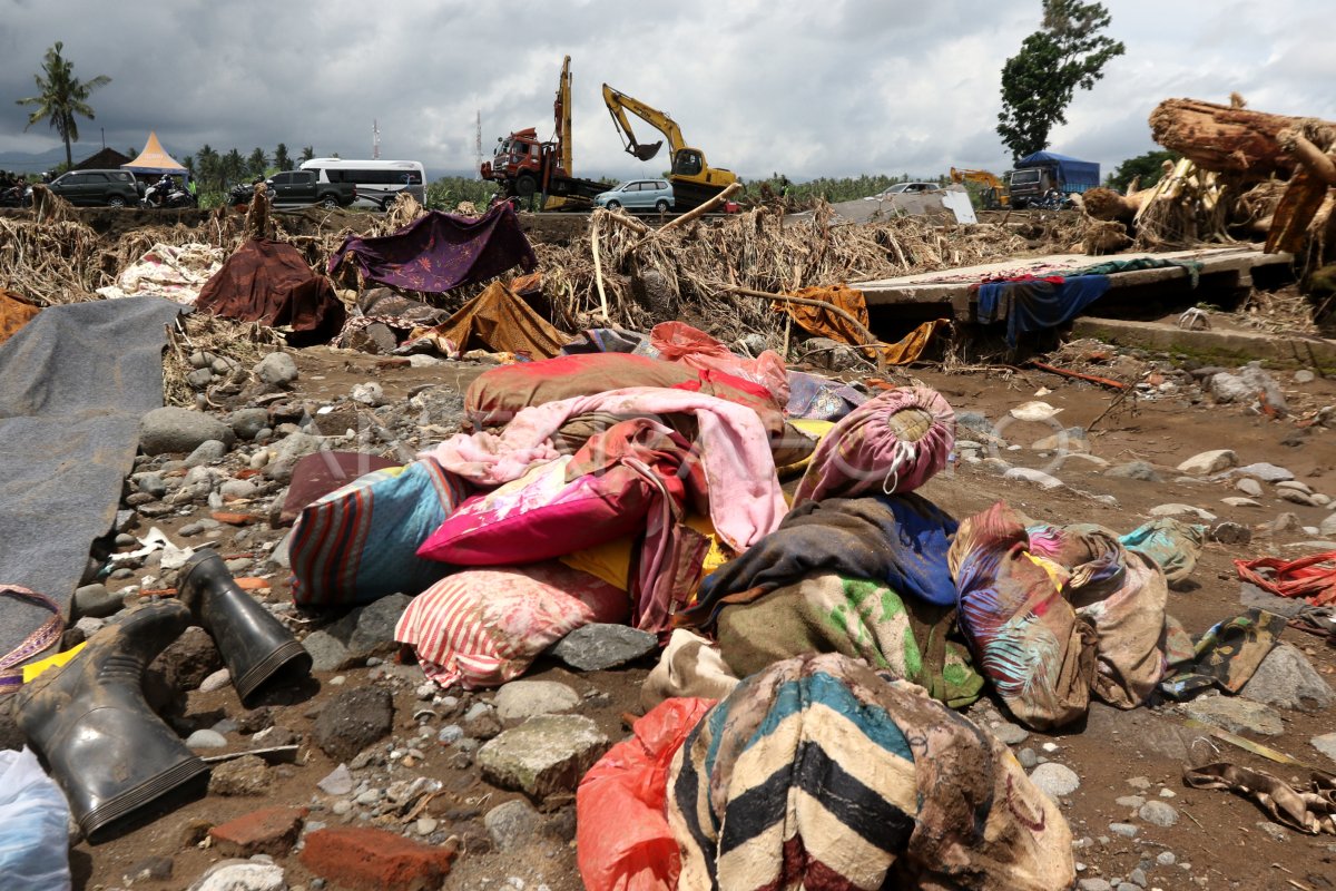 DAMPAK BANJIR BANDANG DI JEMBRANA | ANTARA Foto