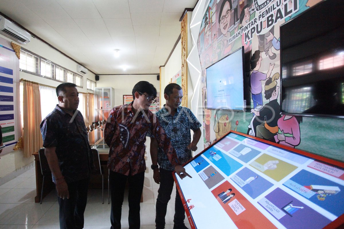 VERIFIKASI FAKTUAL PARTAI POLITIK DI KPU BALI | ANTARA Foto VERIFIKASI FAKTUAL PARTAI POLITIK DI KPU BALI | ANTARA Foto