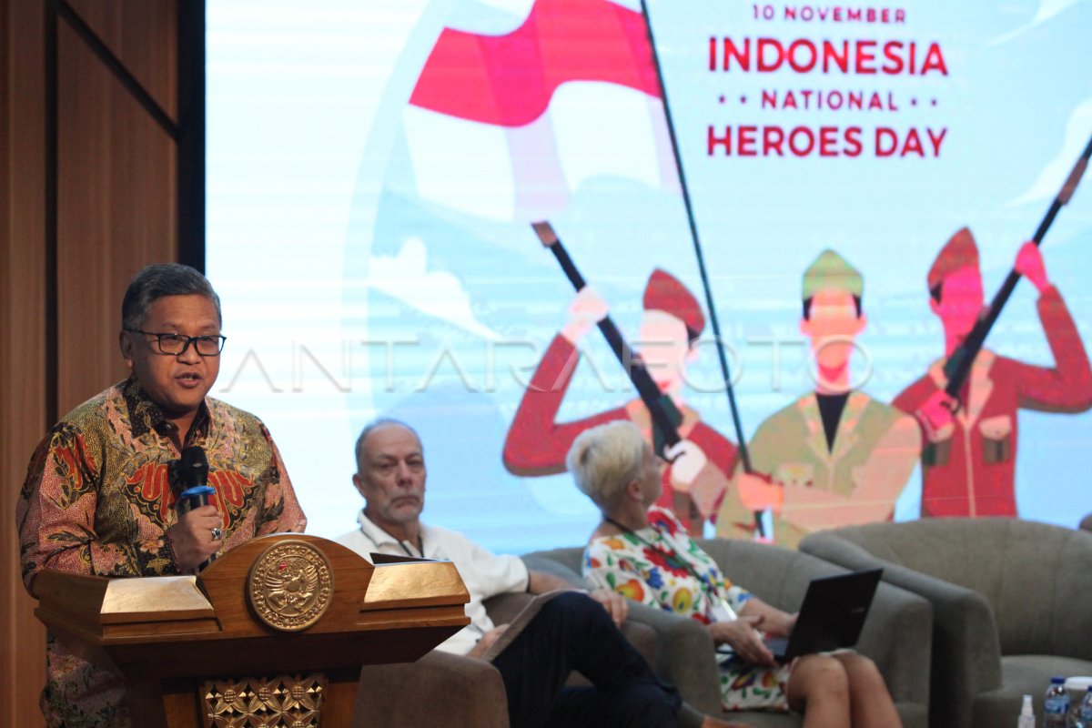 PEMAPARAN SEKJEN PDI PERJUANGAN | ANTARA Foto PEMAPARAN SEKJEN PDI PERJUANGAN | ANTARA Foto