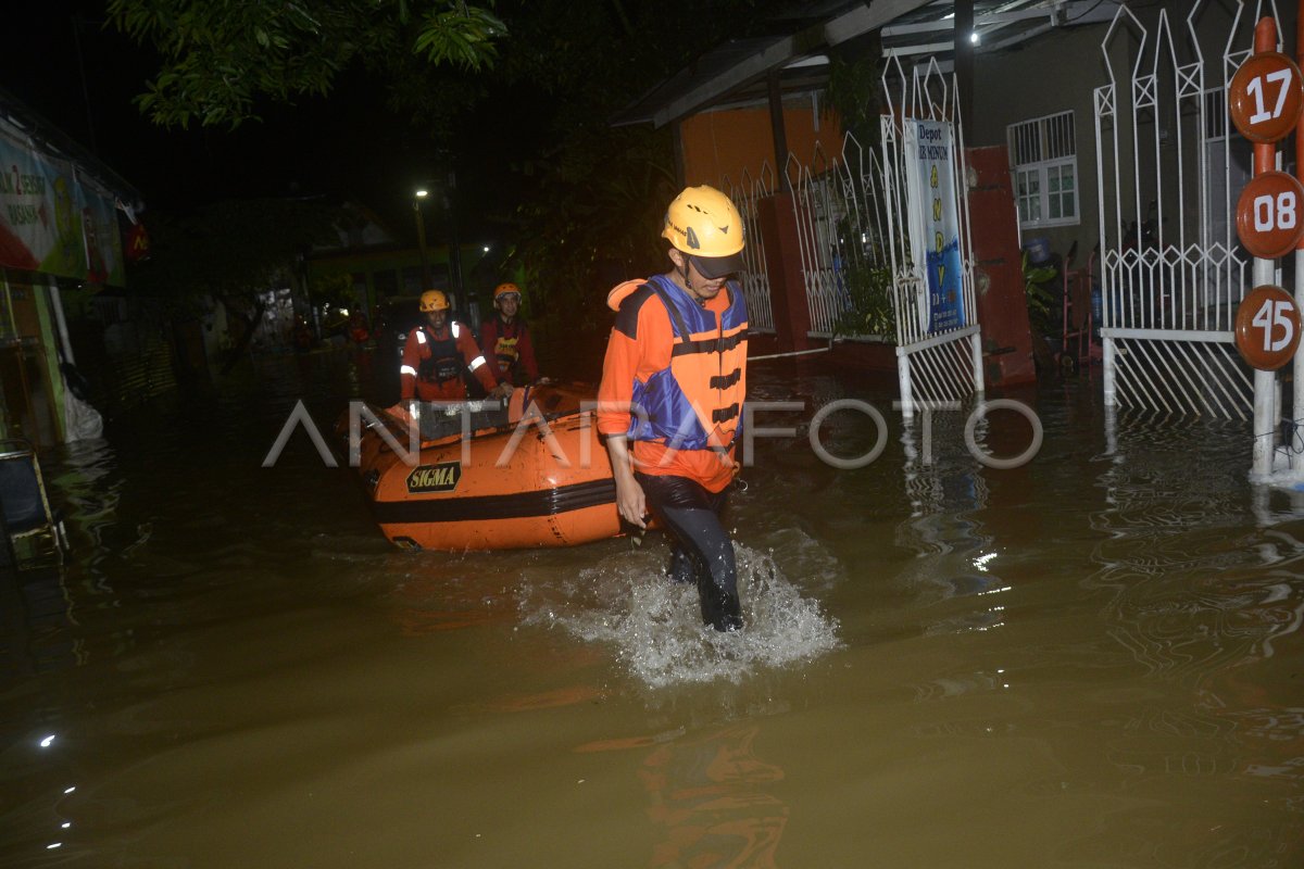 BANJIR DI MAKASSAR | ANTARA Foto