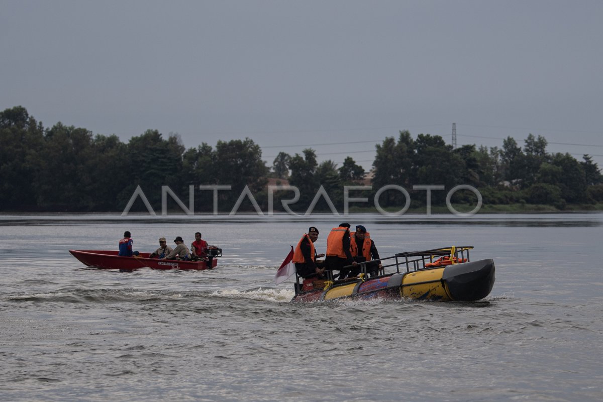 APEL KESIAPAN PENANGGULANGAN BANJIR DAN LONGSOR | ANTARA Foto APEL KESIAPAN PENANGGULANGAN BANJIR DAN LONGSOR | ANTARA Foto