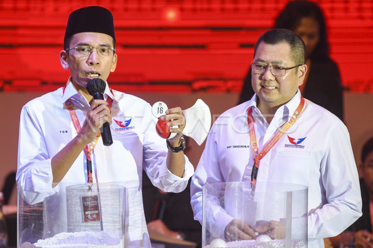 PENGUNDIAN NOMOR URUT PARTAI POLITIK PESERTA PEMILU 2024 | ANTARA Foto