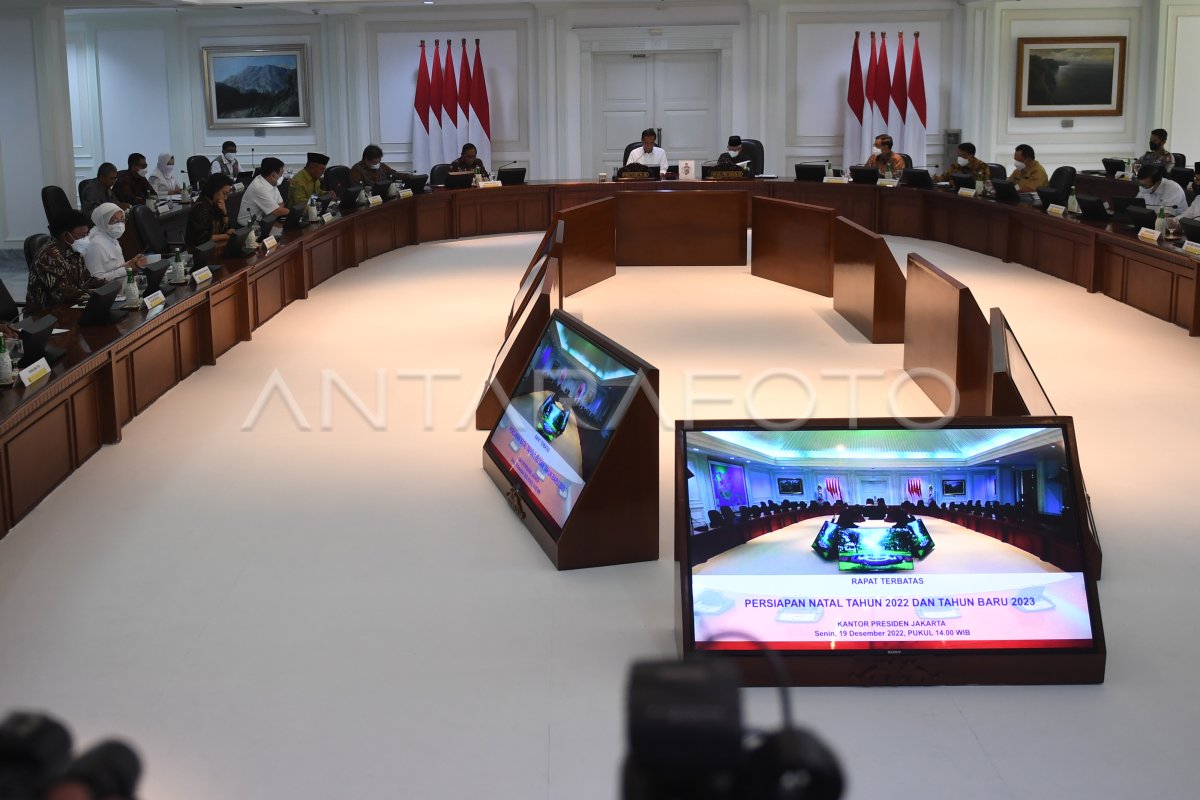 RATAS PERSIAPAN NATAL DAN TAHUN BARU | ANTARA Foto