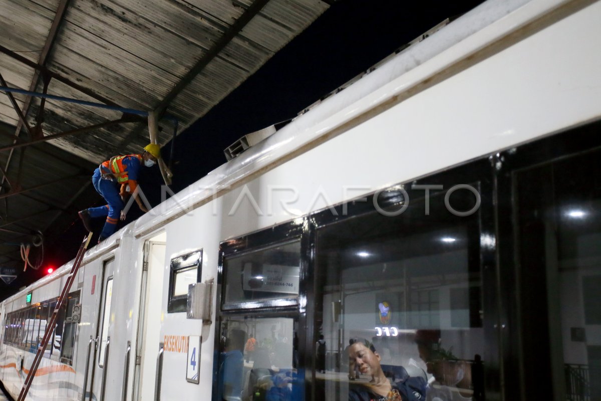 KESIAPAN KAI HADAPI MUSIM LIBUR NATARU 2022 | ANTARA Foto