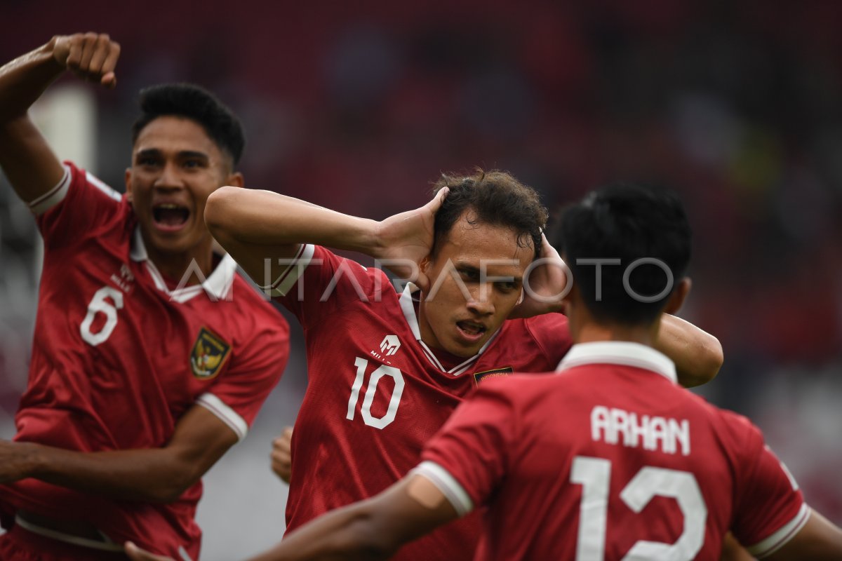 TIMNAS INDONESIA LAWAN KAMBOJA | ANTARA Foto TIMNAS INDONESIA LAWAN KAMBOJA | ANTARA Foto