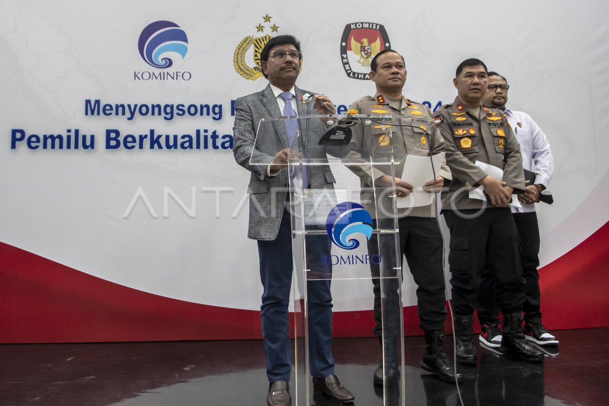 NOTA KESEPAHAMAN KOMINFO DENGAN POLRI | ANTARA Foto NOTA KESEPAHAMAN KOMINFO DENGAN POLRI | ANTARA Foto