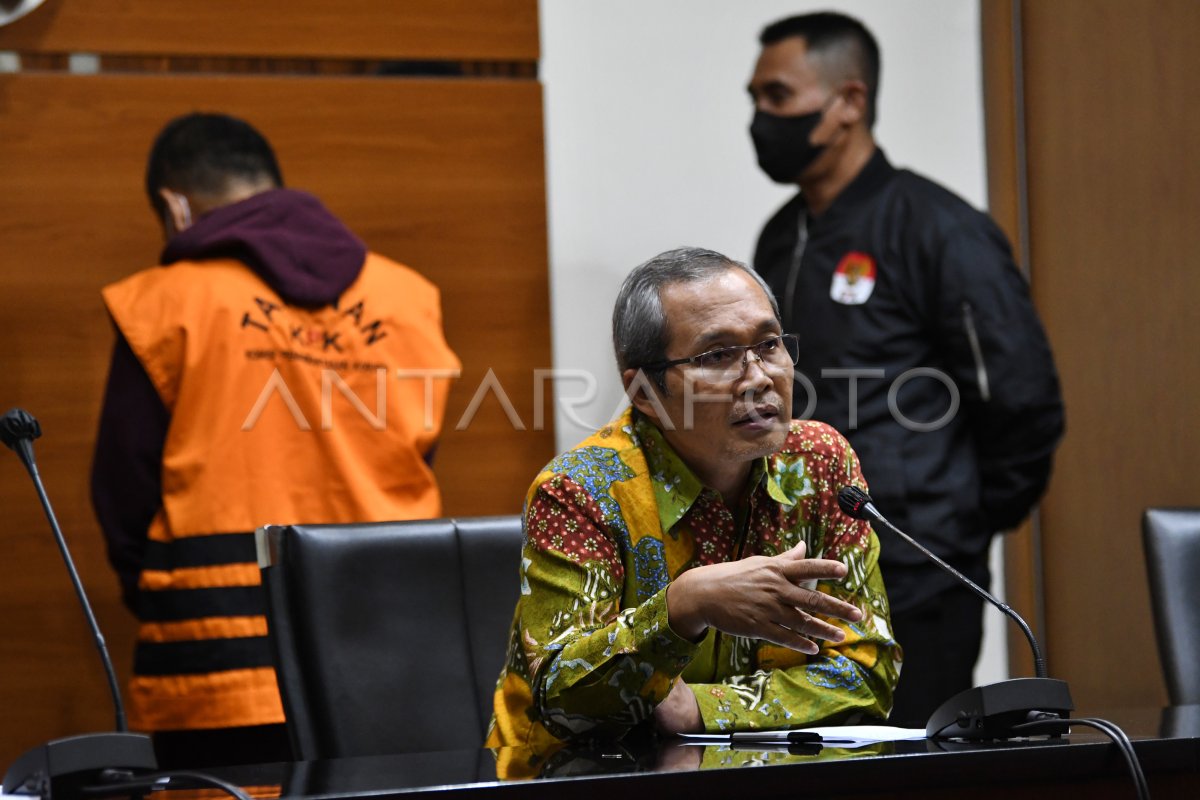 PENETAPAN TERSANGKA KORUPSI PENGOLAHAN ANODA LOGAM | ANTARA Foto PENETAPAN TERSANGKA KORUPSI PENGOLAHAN ANODA LOGAM | ANTARA Foto