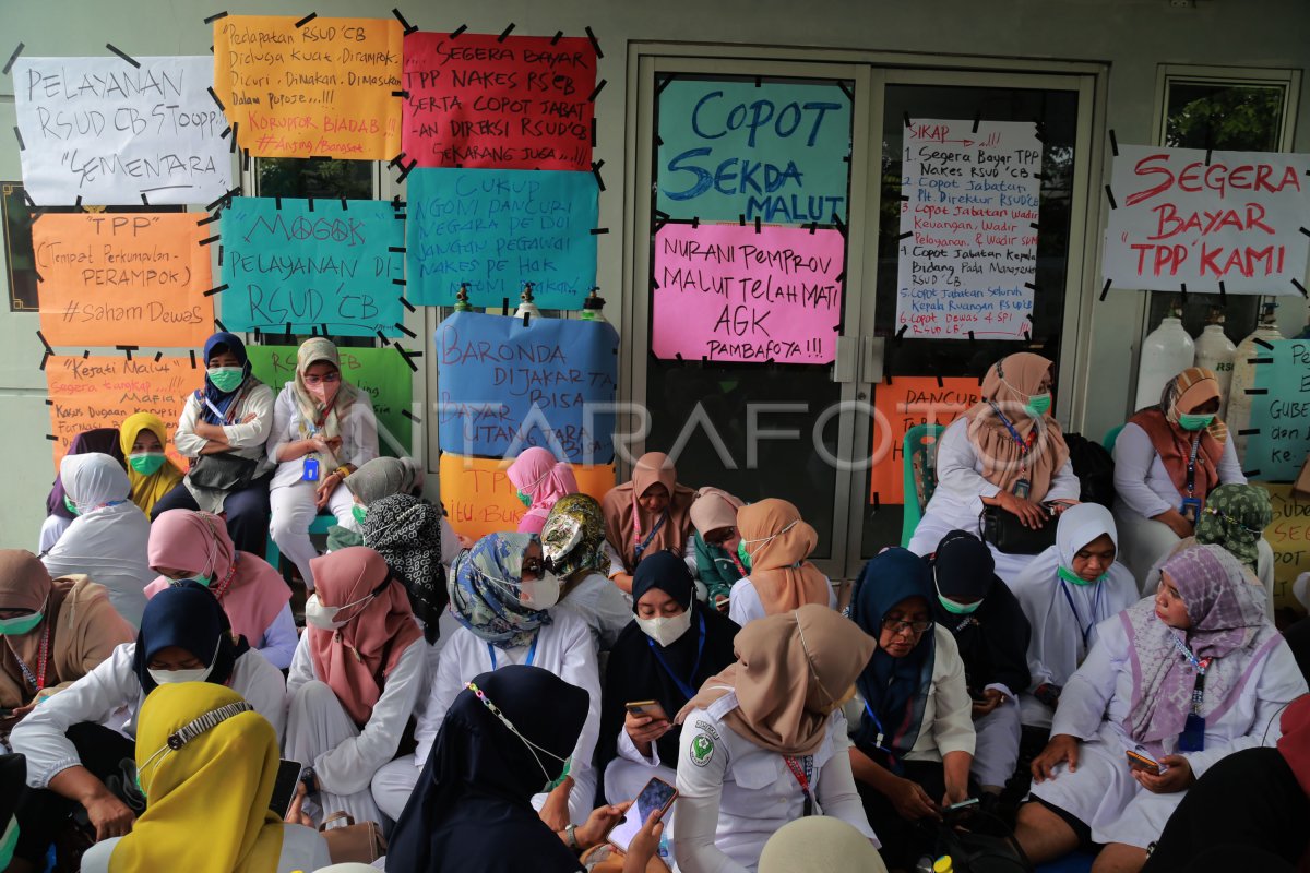 AKSI MOGOK KERJA TENAGA KESEHATAN DI TERNARE | ANTARA Foto AKSI MOGOK KERJA TENAGA KESEHATAN DI TERNARE | ANTARA Foto