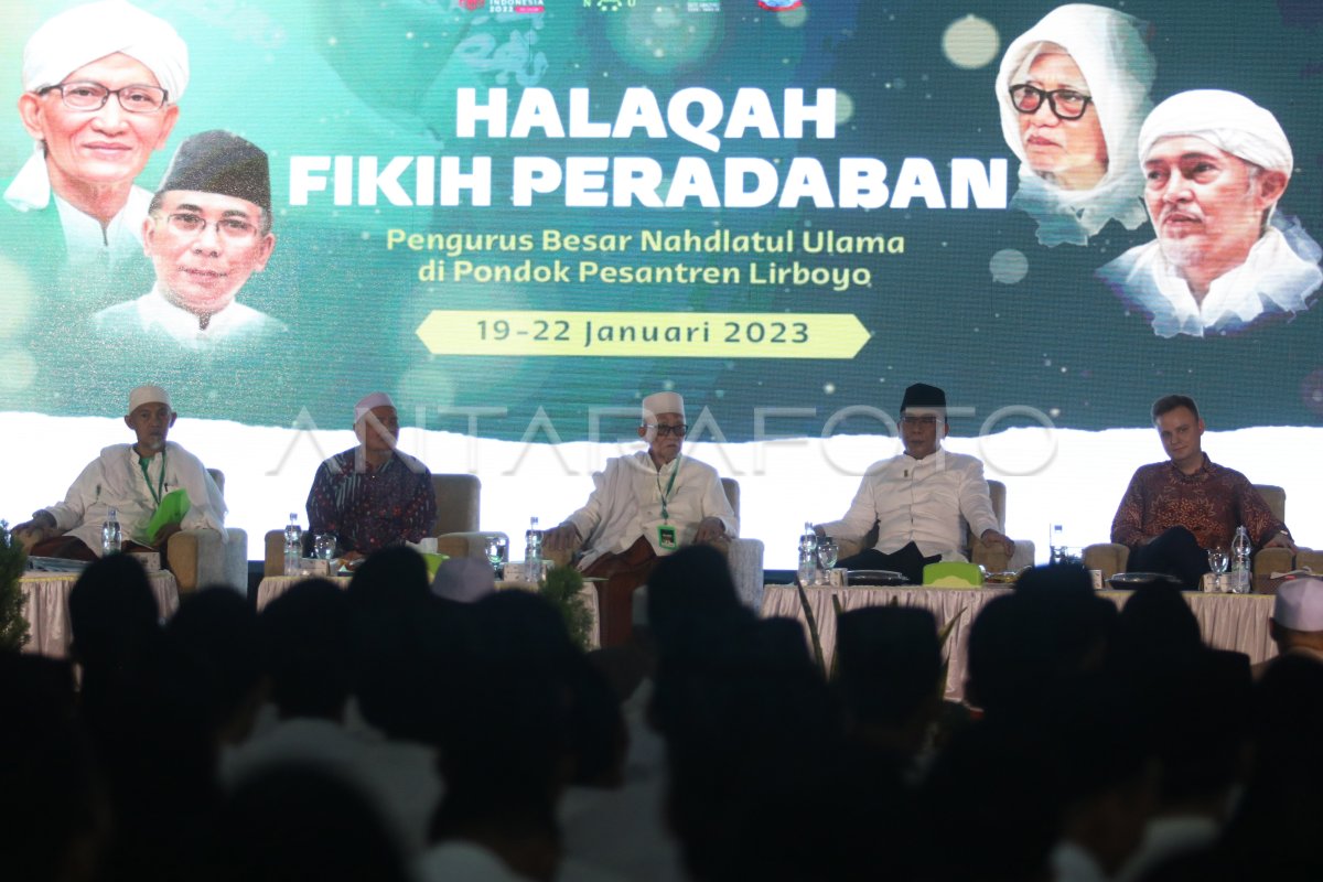 HALAQAH FIKIH PERADABAN DI LIRBOYO | ANTARA Foto HALAQAH FIKIH PERADABAN DI LIRBOYO | ANTARA Foto