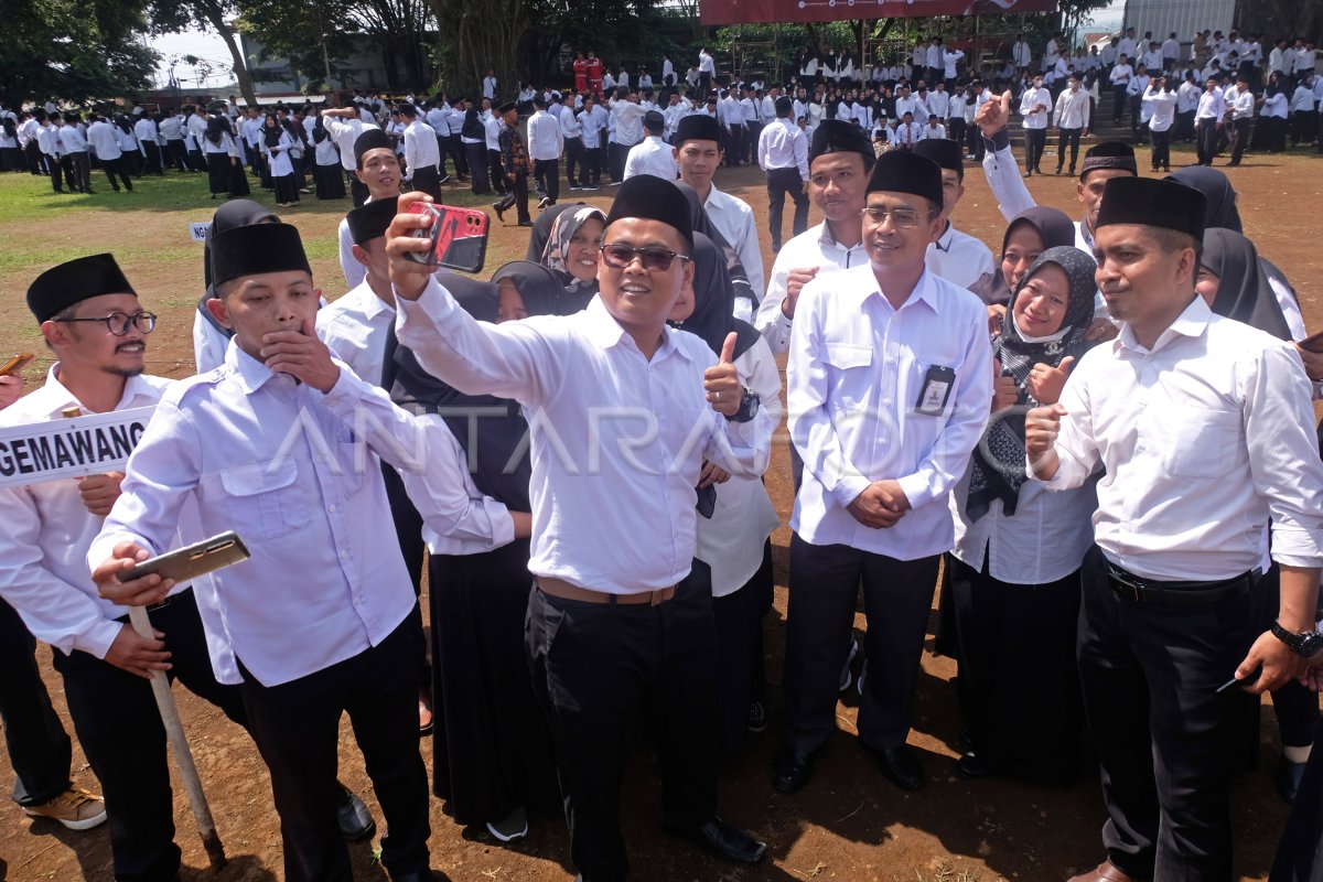 PELANTIKAN ANGGOTA PPS DI TEMANGGUNG | ANTARA Foto PELANTIKAN ANGGOTA PPS DI TEMANGGUNG | ANTARA Foto