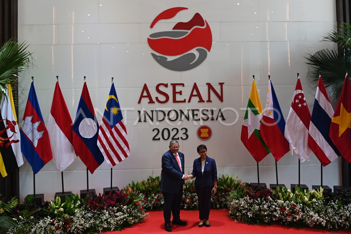 MENLU RETNO SAMBUT MENLU NEGARA DELEGASI ACC MEETING | ANTARA Foto