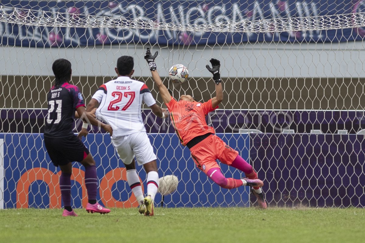 AREMA FC KALAHKAN RANS NUSANTARA FC | ANTARA Foto AREMA FC KALAHKAN RANS NUSANTARA FC | ANTARA Foto