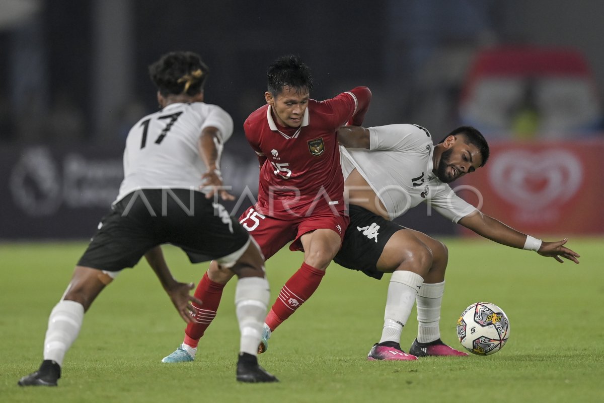 LAGA UJI COBA INDONESIA U-20 LAWAN FIJI U-20 | ANTARA Foto LAGA UJI COBA INDONESIA U-20 LAWAN FIJI U-20 | ANTARA Foto
