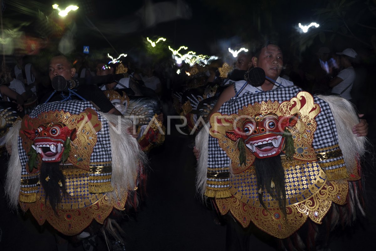 TRADISI OKOKAN JELANG HARI RAYA NYEPI | ANTARA Foto TRADISI OKOKAN JELANG HARI RAYA NYEPI | ANTARA Foto
