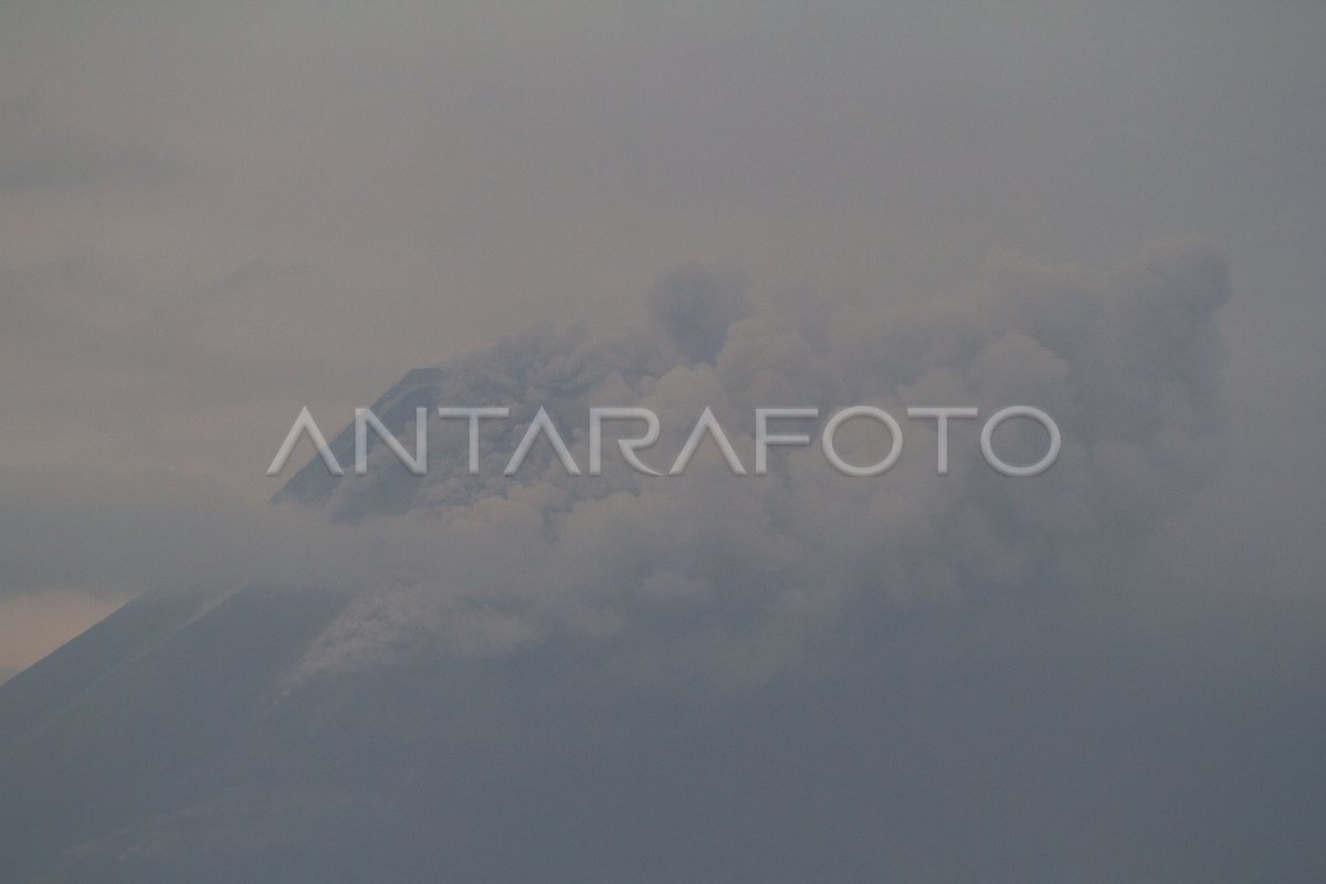 AWAN PANAS GUGURAN GUNUNG MERAPI | ANTARA Foto AWAN PANAS GUGURAN GUNUNG MERAPI | ANTARA Foto