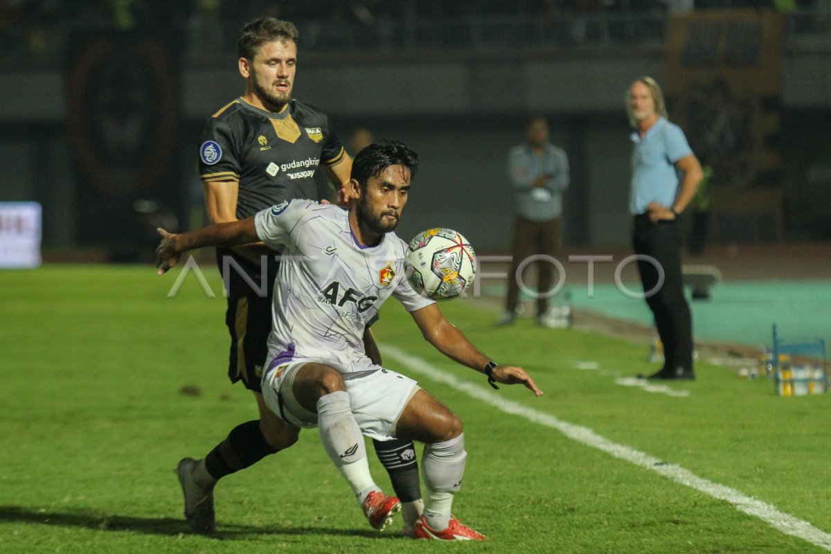 PERSIK KEDIRI KALAHKAN DEWA UNITED | ANTARA Foto