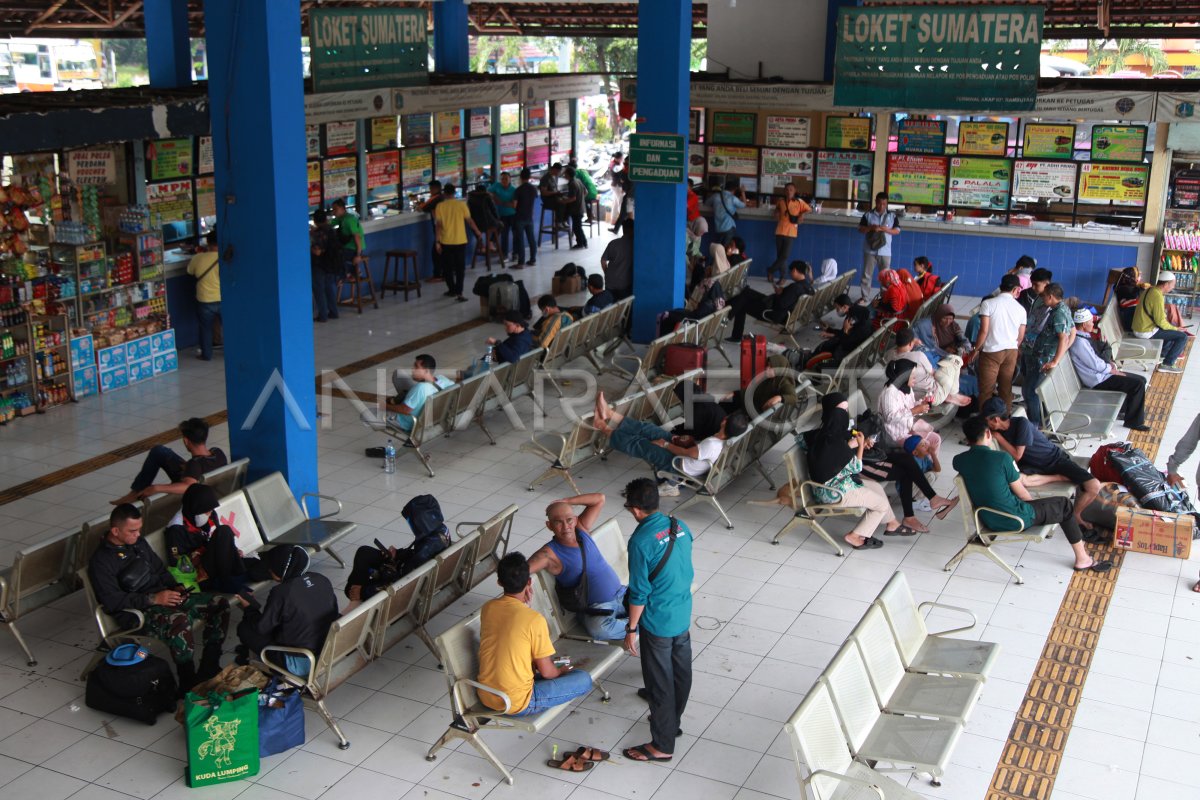 ARUS BALIK TERMINAL KAMPUNG RAMBUTAN | ANTARA Foto