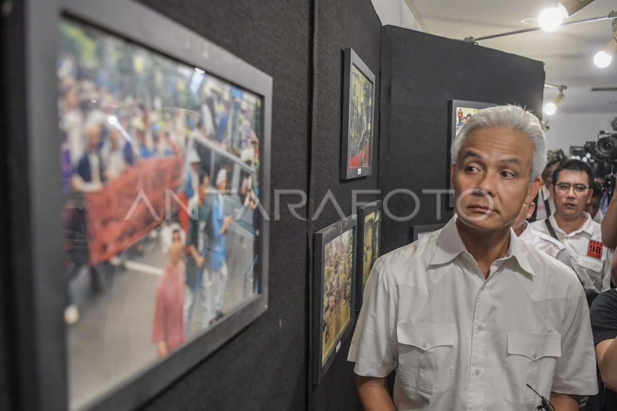 Ganjar Pranowo hadiri pameran 25 tahun reformasi | ANTARA Foto Ganjar Pranowo hadiri pameran 25 tahun reformasi | ANTARA Foto