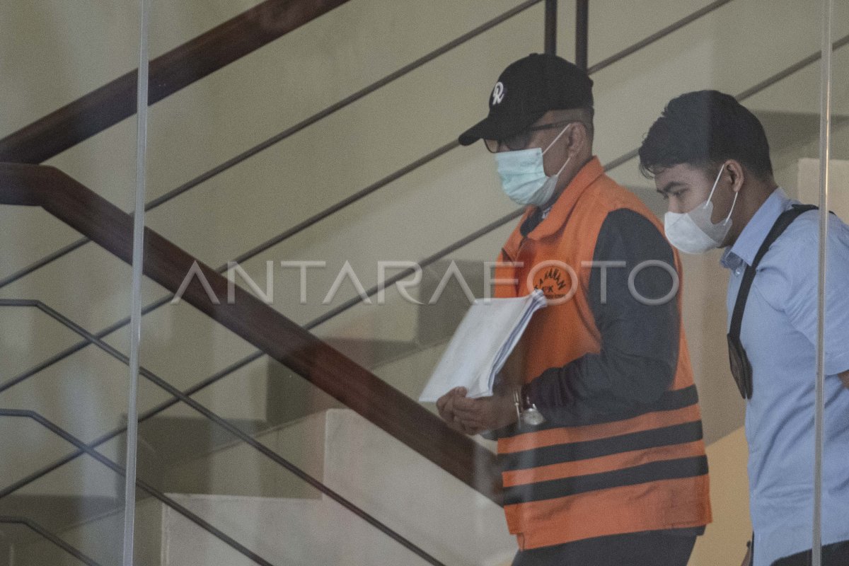 Pemeriksaan tersangka dugaan suap Khairul Rijal | ANTARA Foto
