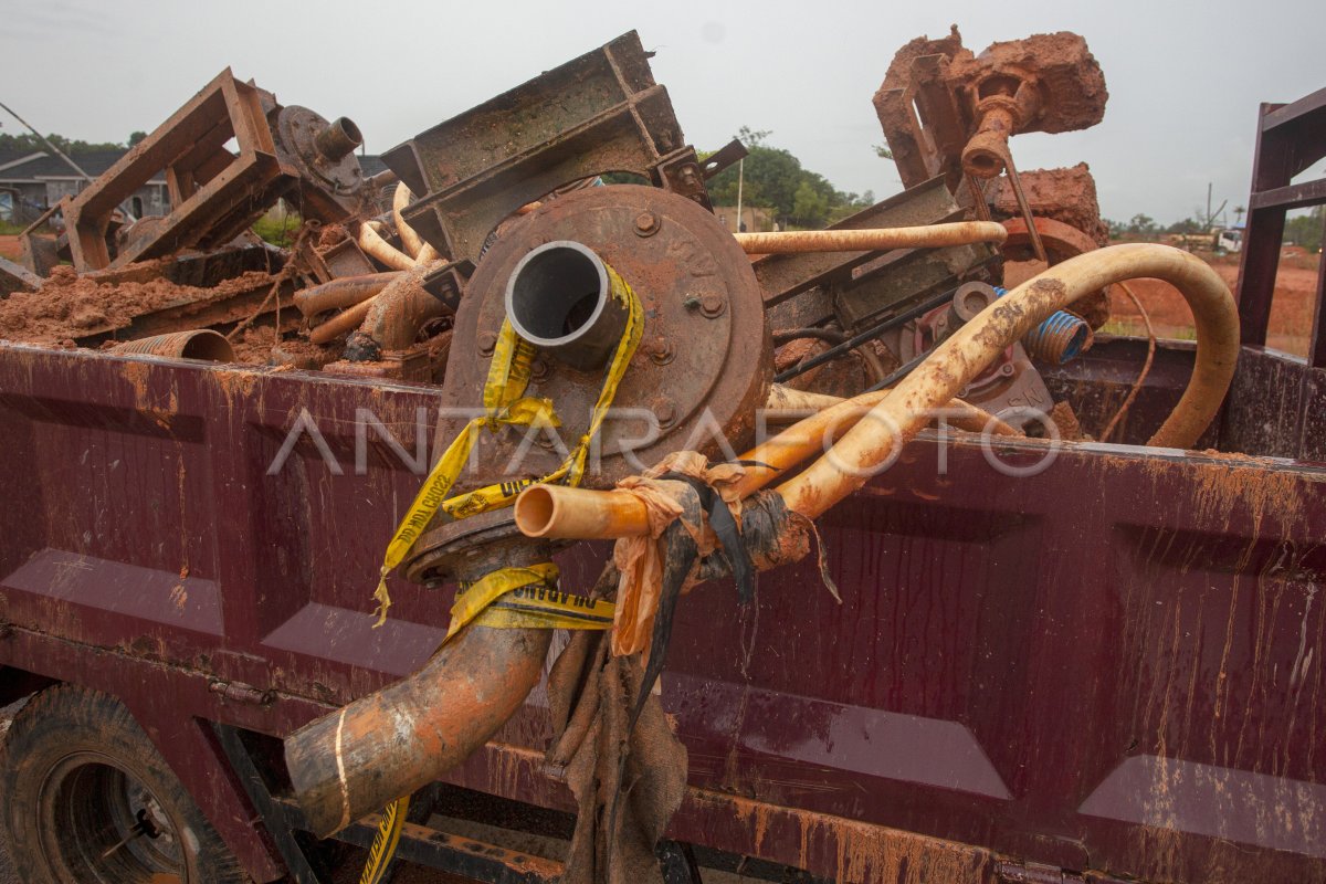 Penertiban penambang pasir liar di Batam | ANTARA Foto Penertiban penambang pasir liar di Batam | ANTARA Foto