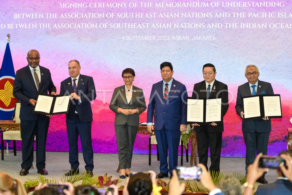 Penandatanganan kerja sama antara ASEAN dengan PIF dan IORA | ANTARA Foto Penandatanganan kerja sama antara ASEAN dengan PIF dan IORA | ANTARA Foto