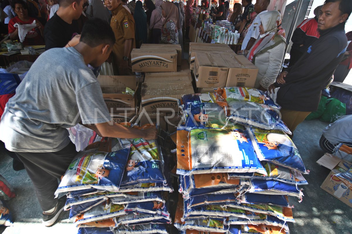 Pasar murah bahan pokok di Palu | ANTARA Foto Pasar murah bahan pokok di Palu | ANTARA Foto