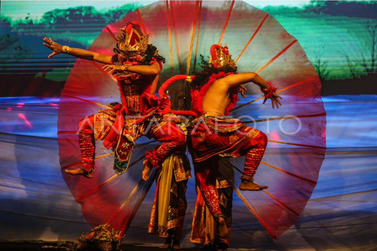 Pertunjukan wayang orang Bali di Semarang | ANTARA Foto Pertunjukan wayang orang Bali di Semarang | ANTARA Foto