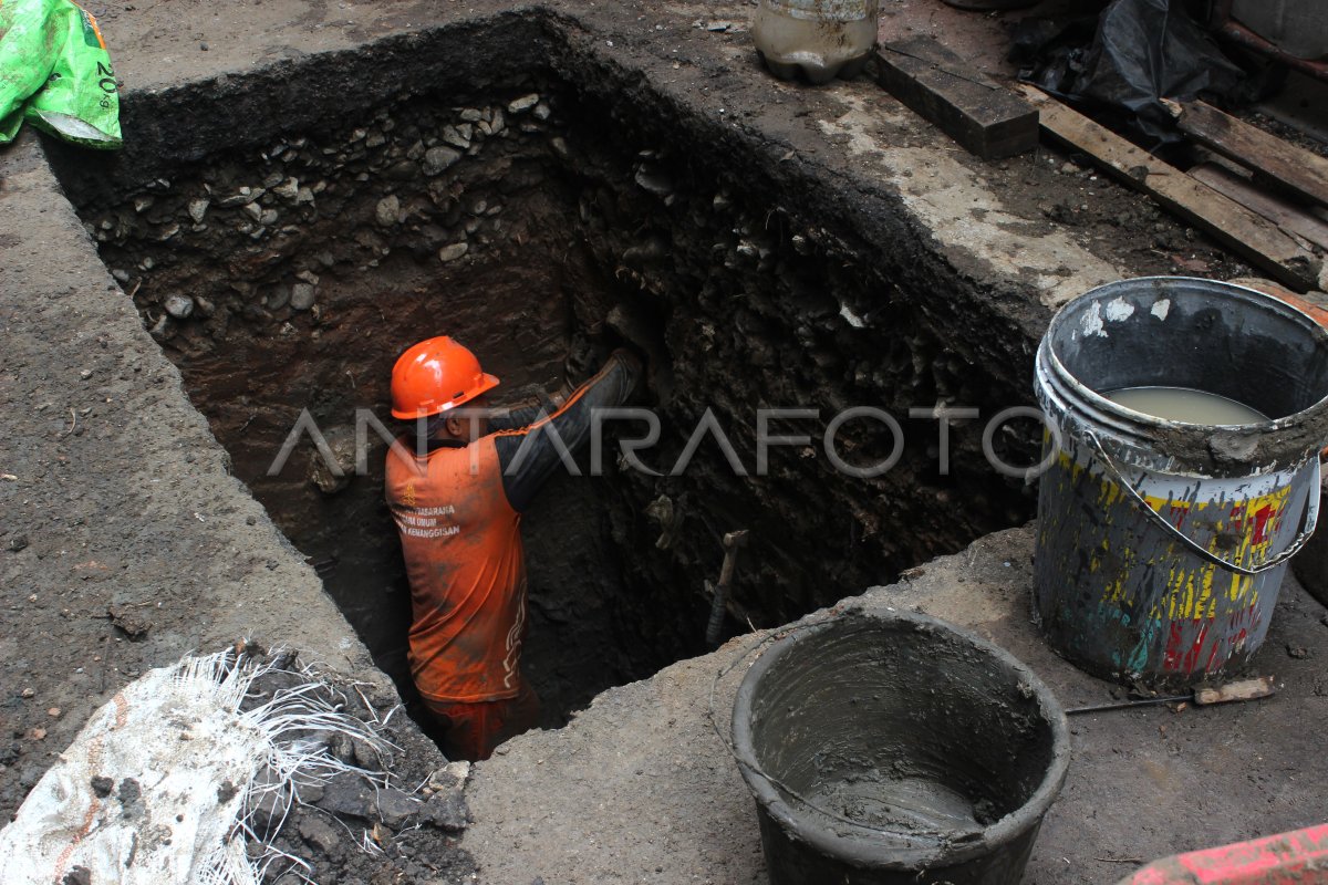 Pemkot Jakarta Barat perbanyak pembangunan tangki septik | ANTARA Foto Pemkot Jakarta Barat perbanyak pembangunan tangki septik | ANTARA Foto