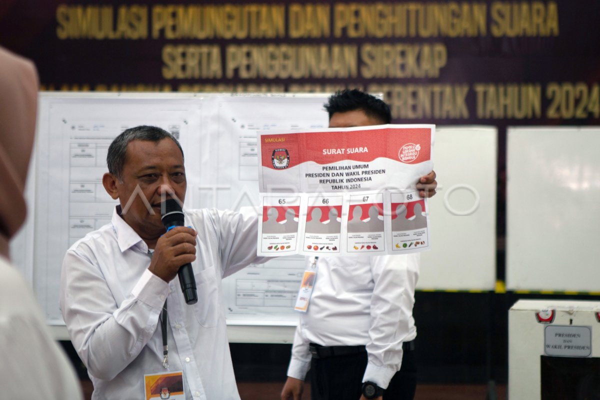 Simulasi pemungutan dan penghitungan suara pemilu 2024 | ANTARA Foto Simulasi pemungutan dan penghitungan suara pemilu 2024 | ANTARA Foto