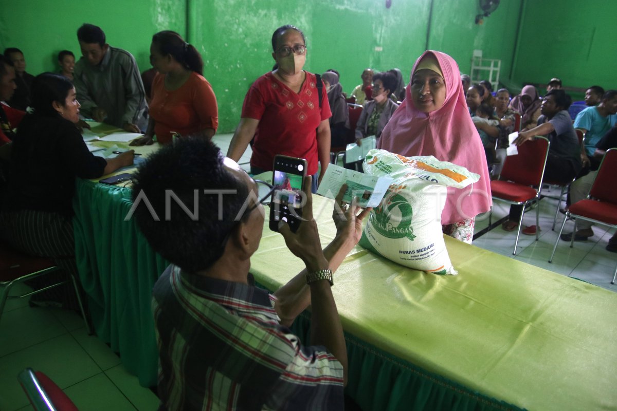 Penyaluran bantuan pangan beras | ANTARA Foto Penyaluran bantuan pangan beras | ANTARA Foto