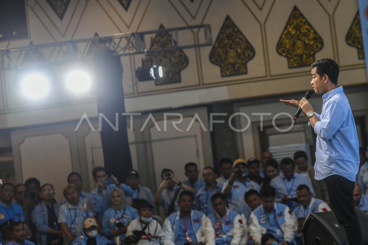 Gibran hadiri silaturahmi nasional relawan Prabowo-Gibran | ANTARA Foto Gibran hadiri silaturahmi nasional relawan Prabowo-Gibran | ANTARA Foto