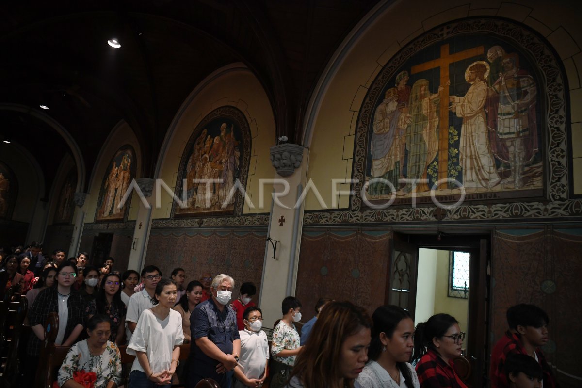 Misa kenaikan Isa Almasih di Gereja Katedral | ANTARA Foto