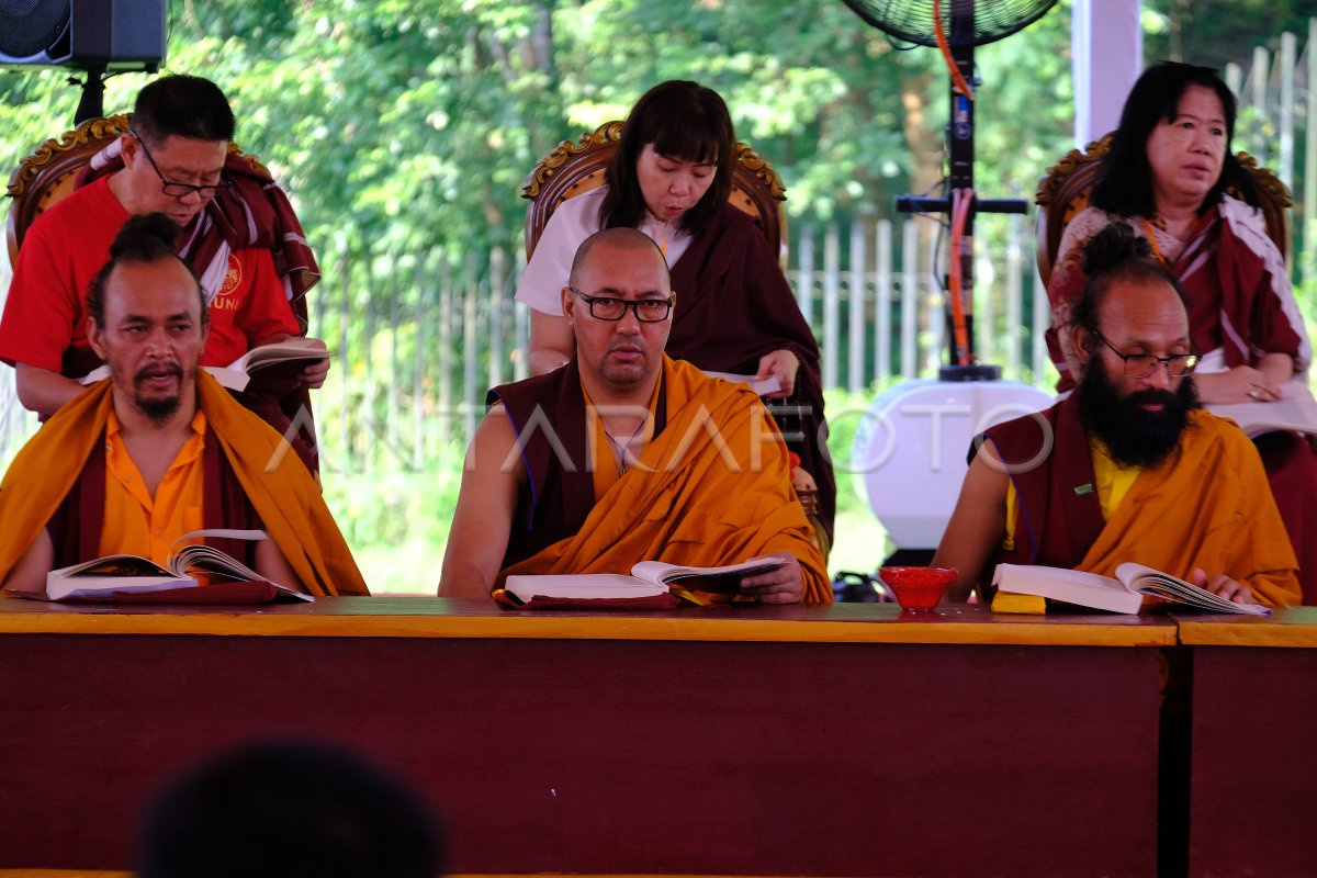 Doa perdamaian Nyingma Monlam 2024 | ANTARA Foto Doa perdamaian Nyingma Monlam 2024 | ANTARA Foto